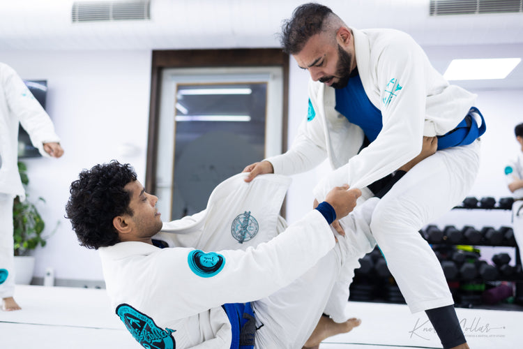 Studio – Knots & Collar